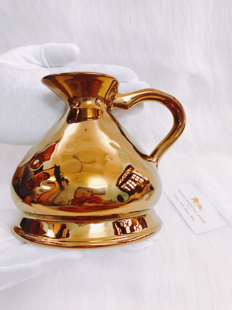 Grand Old Parr Deluxe Scotch Whisky Gold Jug