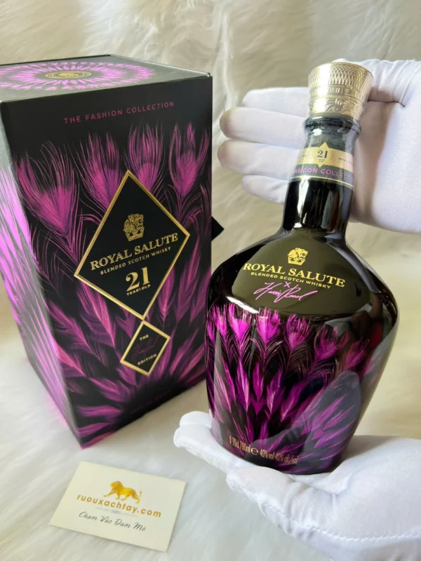 Chivas Royal Salute 21 Years Harris Reed Edition Pink (2024)